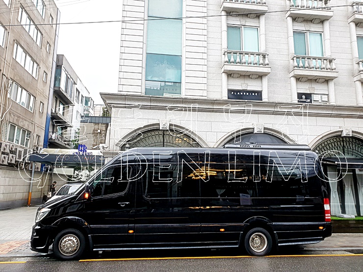 Vip의전 웨딩카 벤츠스프린터밴 11인승 Vip모델 혼주차량 및 신랑신부님을 위한 웨딩카로 기사포함 렌트 대여 대절