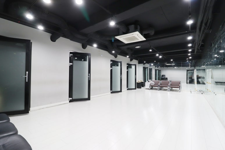 강남을지병원사거리무권리엔터테인먼트사무실임대시설갖춘연습실연예기획사아이돌연습실음악작업실댄스연습안무무용아카데미논현동