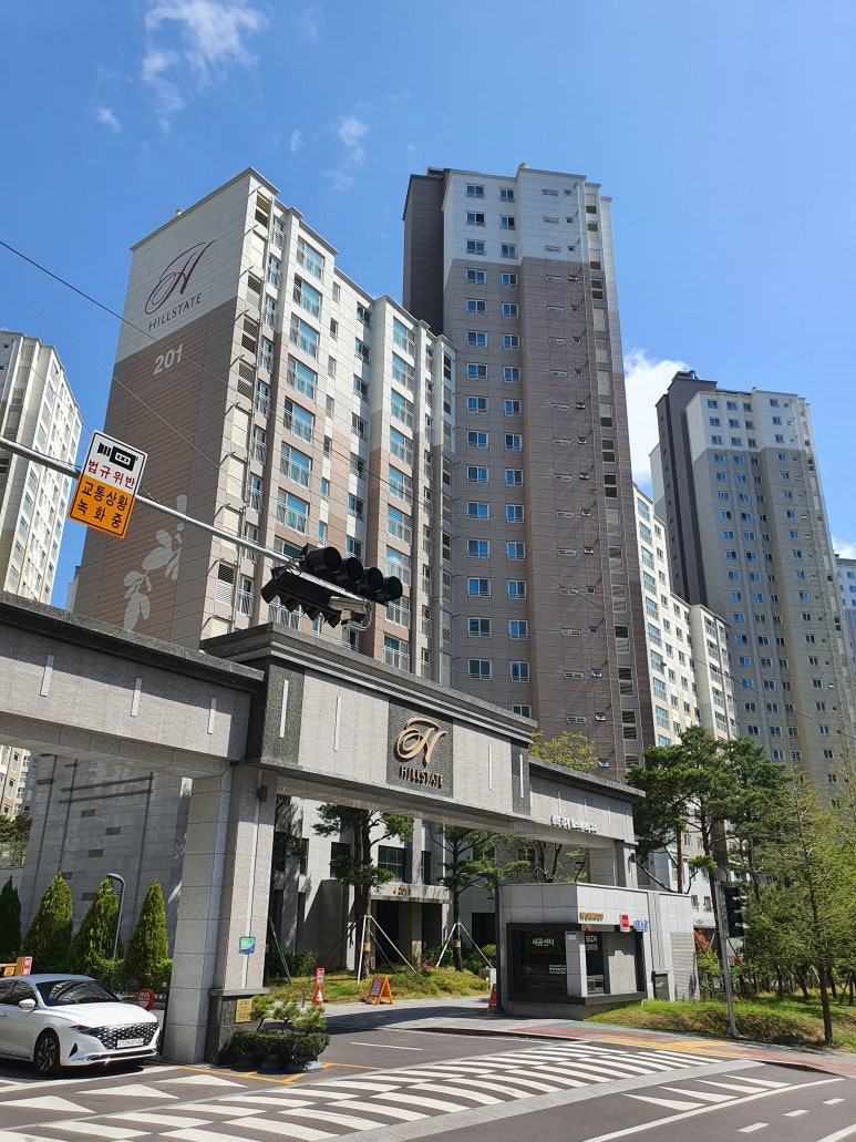 창원 북면 감계힐스테이트 세탁실 슬림수전교체 작업하는 전문업체는 세탁기 건조기 직렬 타워설치 시 튀어나온 수도꼭지 제거하고