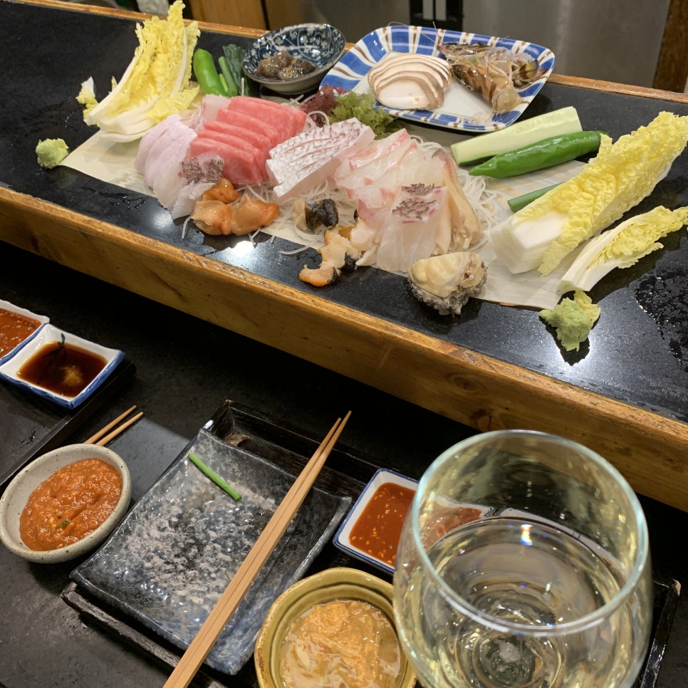 [부산] 민락동 ‘마라도’ 오마카세 코스 & 온천천 애견동반 카페 베르겐 : 네이버 블로그