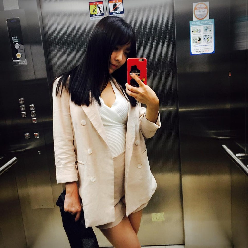 박초현 이태원 모터쇼 레이싱모델 84년생 에로배우 노출 모노키니 촬영 화보 몸매 팬카페 인스타 이런느낌 느무느무 좋아😍