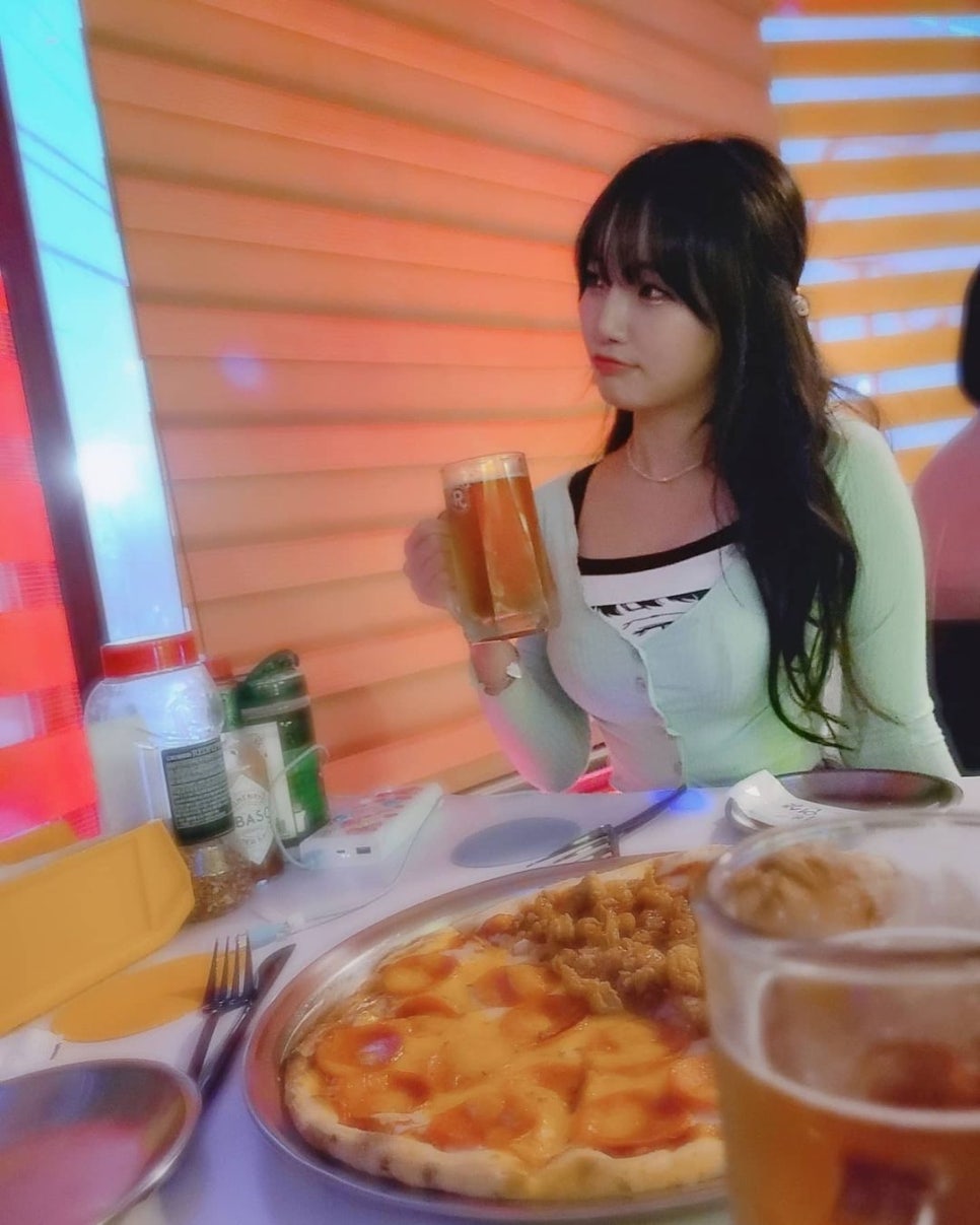 수련수련 정지 레전드 겨드랑이 성형 본명 맥심 실물 사고 트위치 스트리머 글래머 여캠 나이 키 프로필 비키니 모노키니 몸매