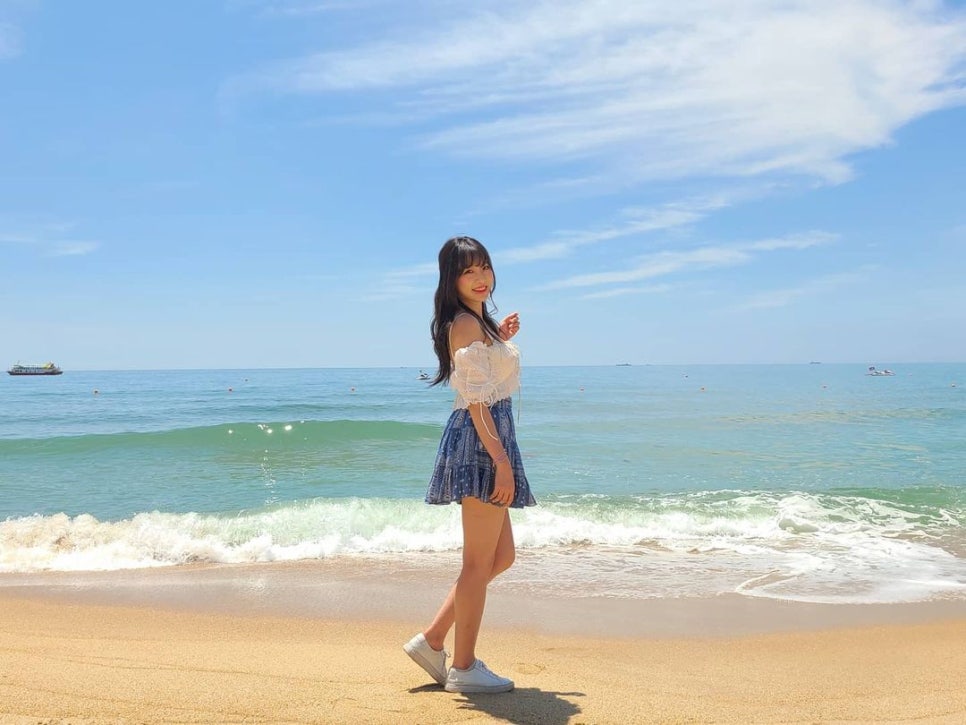 수련수련 정지 레전드 겨드랑이 성형 본명 맥심 실물 사고 트위치 스트리머 글래머 여캠 나이 키 프로필 비키니 모노키니 몸매
