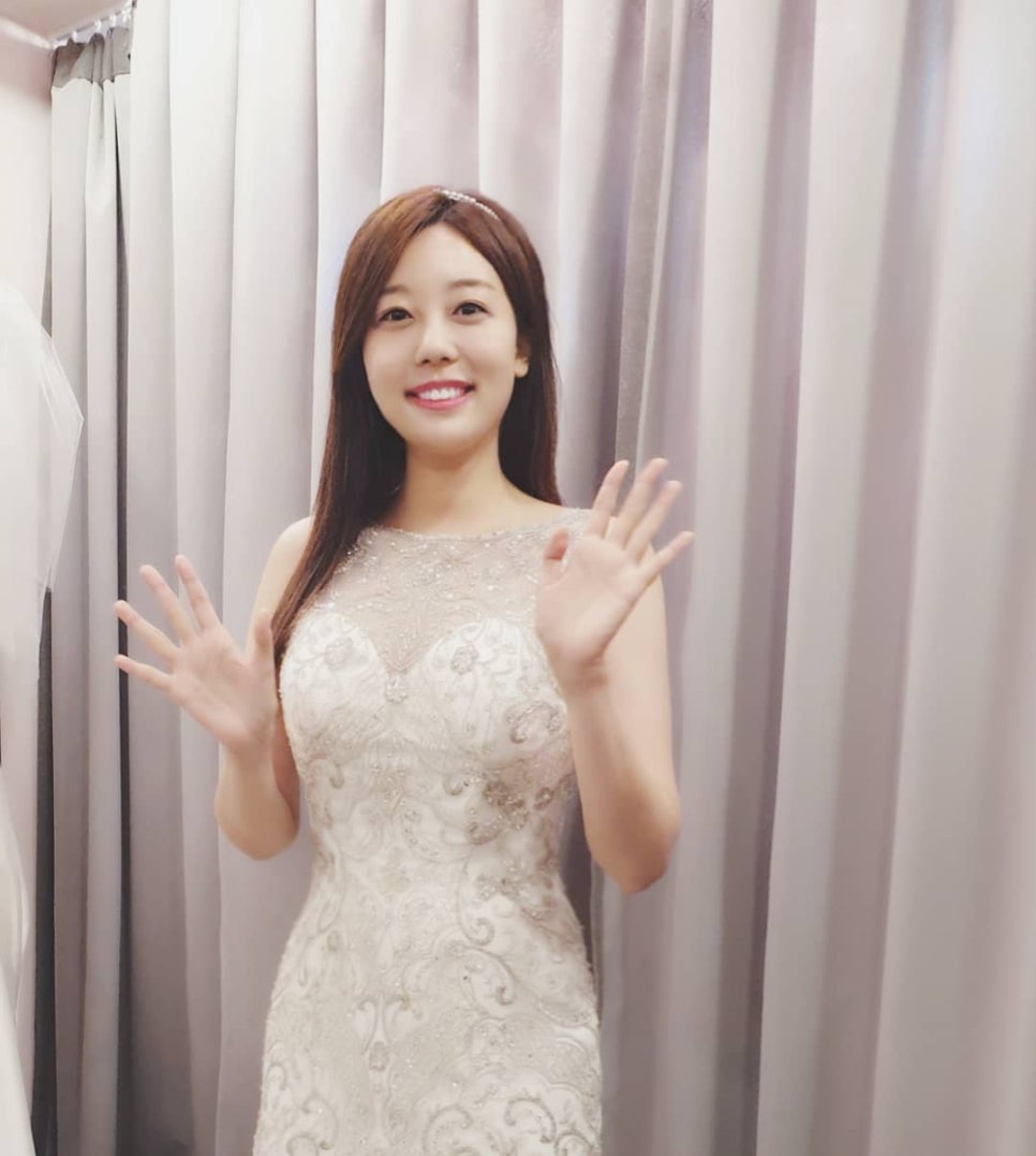 건강mc 이진희 기상캐스터 연봉 Tv조선 아나운서 행사 특보 뉴스 글래머 몸매 비율 제 역할은 신부 친구 브라이덜샤워