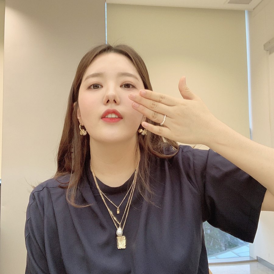 스포츠월드 최정아 기자 프로필 학력 나무위키 대학 다리 성형 결혼 인스타 오가닉제인 광고 생애 첫 커플링이 이렇게 떠나가네