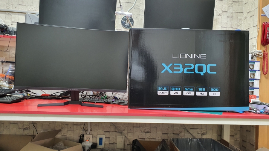 X32QC 165HZ 주현테크 모니터 QHZ 해상도에 1500R 커브드 게이밍 기어 리오나인 모델이 풀박스 구성 중고로 매입 ...