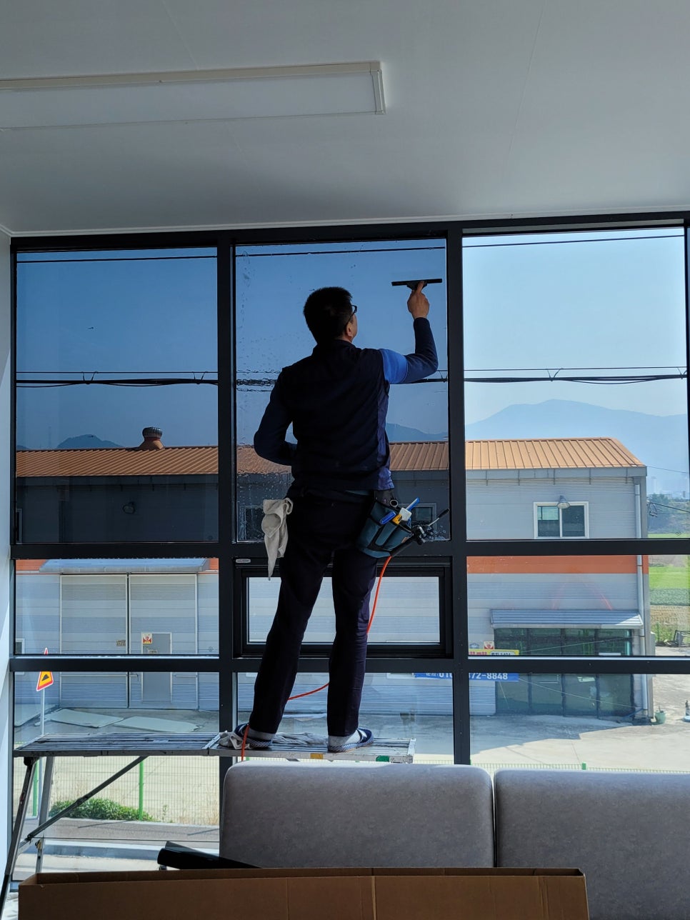대구 달성군 현풍 사무실 건물유리창썬팅 열차단 자외선차단 햇빛차단 시선차단 눈부심감소 단열 결로감소 반사필름 아파트썬팅 주택썬팅 거실베란다 암막필름 대구 경북전지역