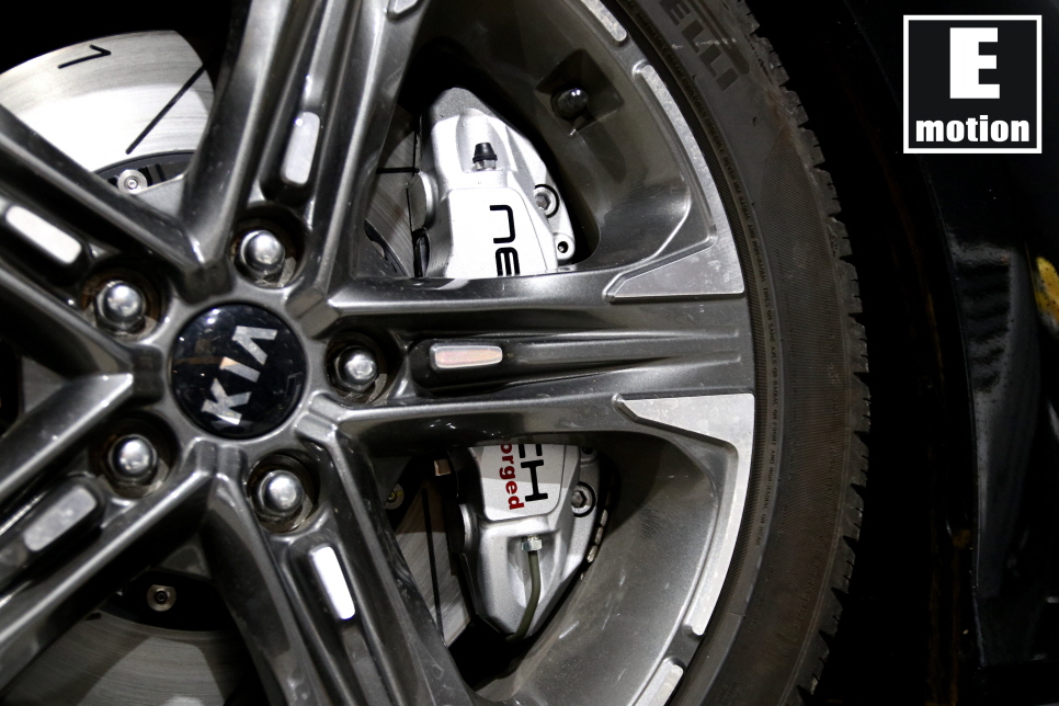 K5 DL3 네오테크 NF 4P 브레이크 튜닝 / 18인치 휠에 허브스페이스 필요없는 튜닝인증브레이크 : 네이버 블로그