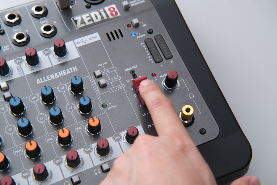 아날로그 믹서 & USB 오디오 인터페이스 알렌히스 ZEDi-8 간단 리뷰 : 네이버 블로그