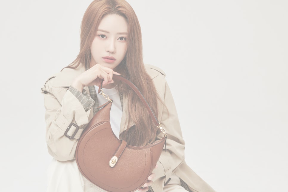 이미주 화보로 만나본 여자 가방 오야니 22FW 컬렉션, 미니 토트백과 호보백 추천해요 : 네이버 블로그