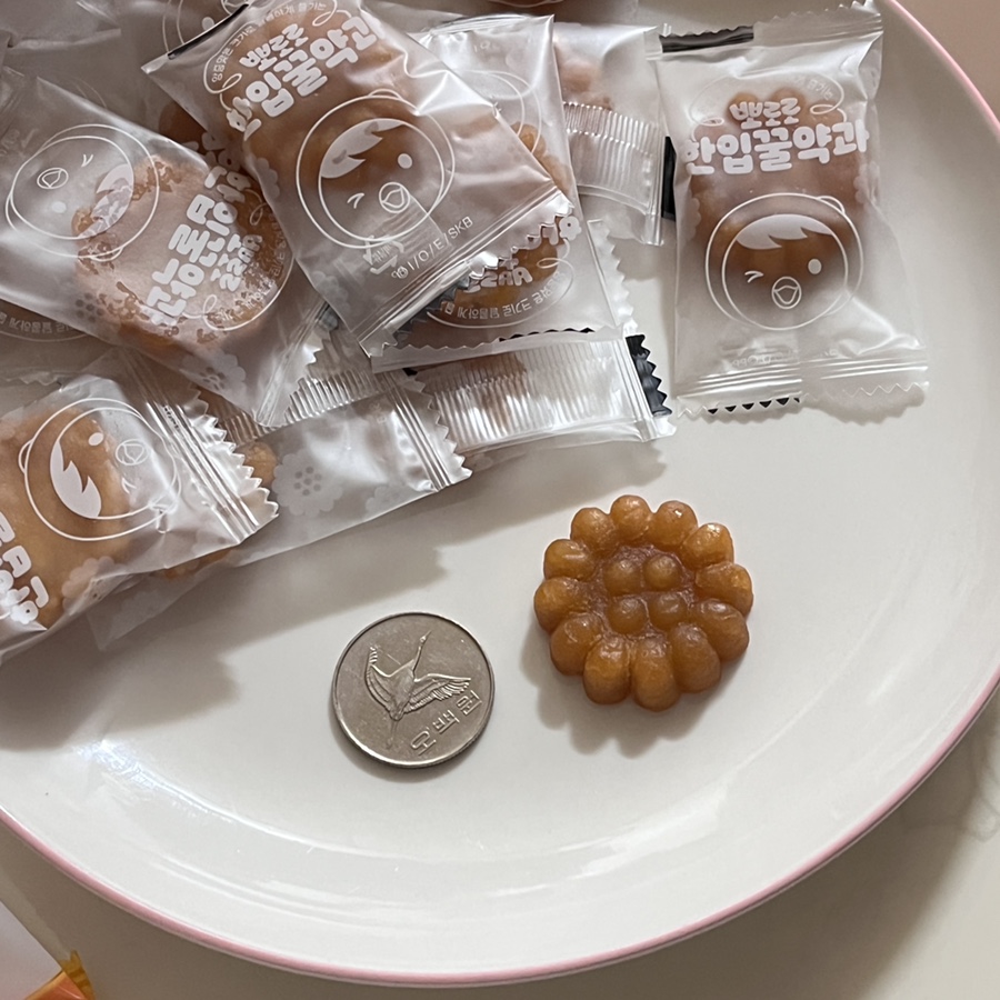 Cu 뽀로로약과 크기는 한입이지만 맛은 알차다 칼로리도 알차다 네이버 블로그