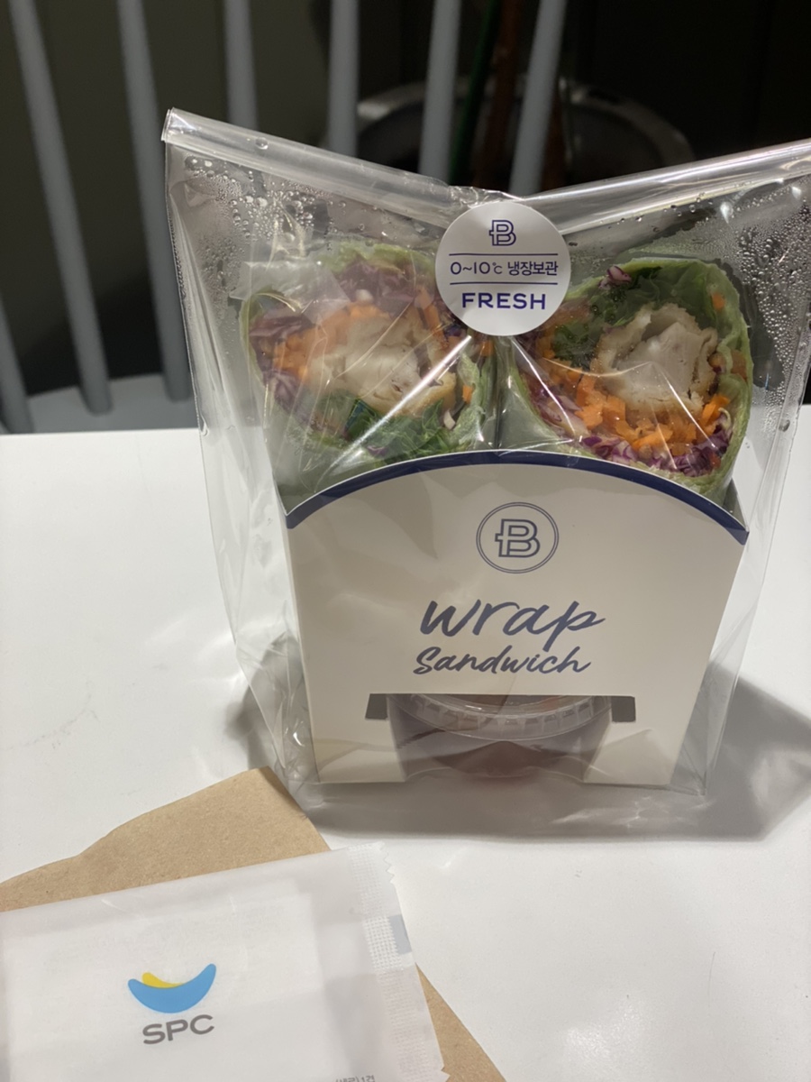 Paris Baguette 칼로리 낮아 밤늦게 먹어도 부담 없는 ‘파리바게뜨 샌드위치 건강한 치킨커틀릿 샐러드랩 네이버 블로그