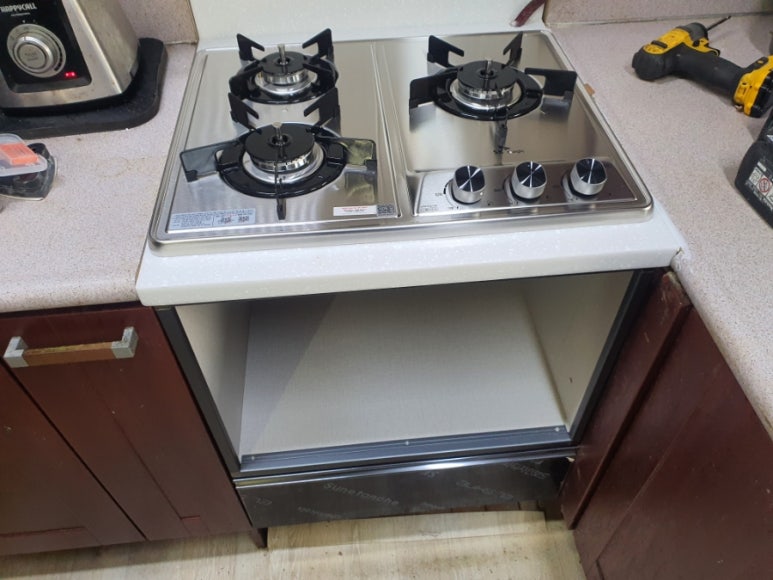청주 주방 싱크대하부장 설치 전자레인지장 전자렌지장 일체형가스렌지 철거 후 빌트인가스레인지 설치 하부장 교체비용문의 싱크대수납장