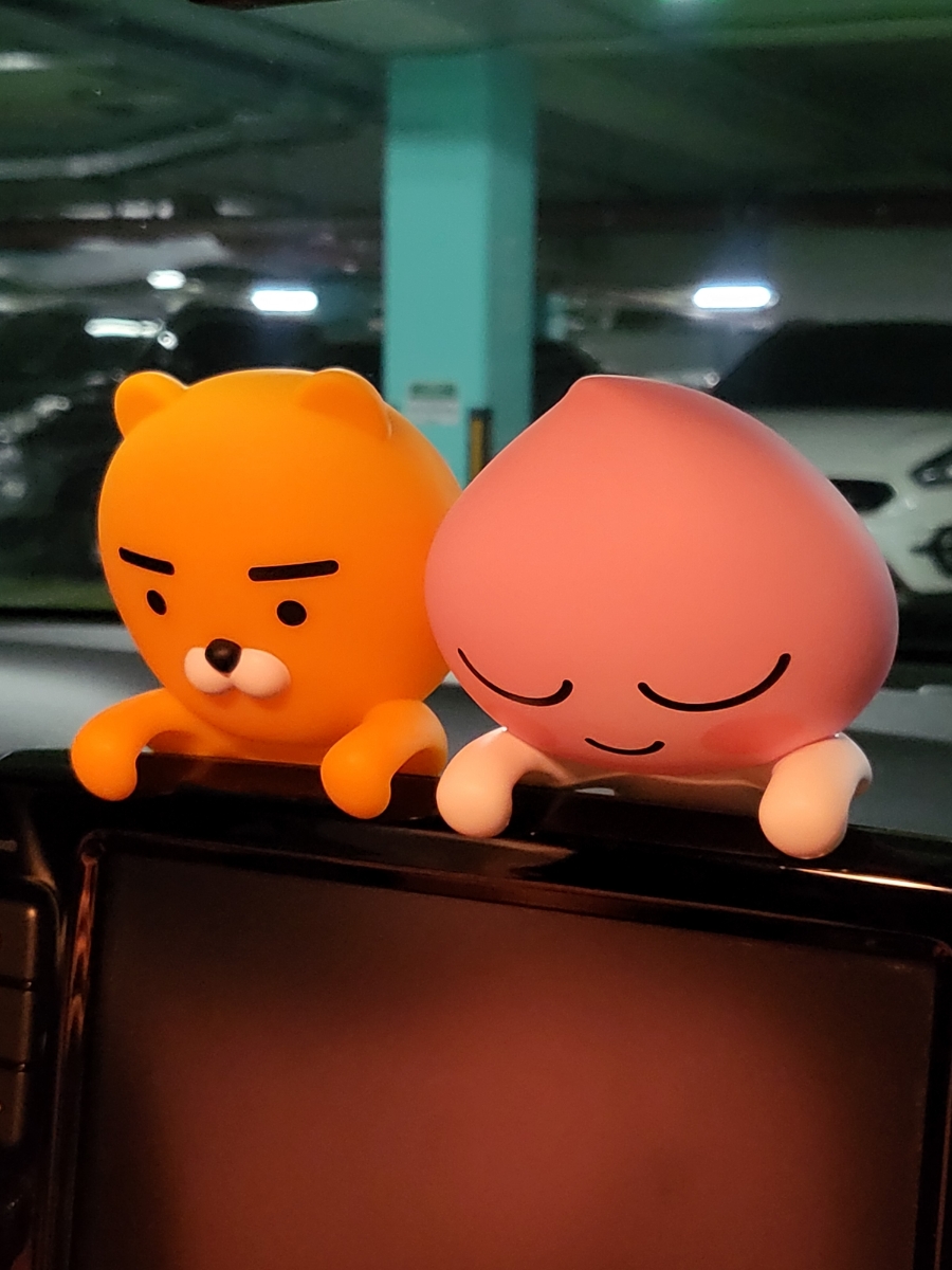 [카카오프렌즈 방향제] 라이언 어피치 모니터걸이 방향제 내비게이션에 장착하기 : 네이버 블로그