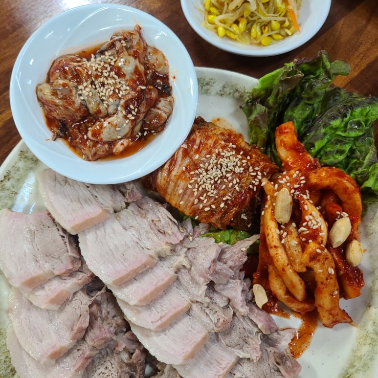 보쌈감자탕어리굴젓오징어볶음27000원 종로3가보쌈맛집골목에서 네이버 블로그