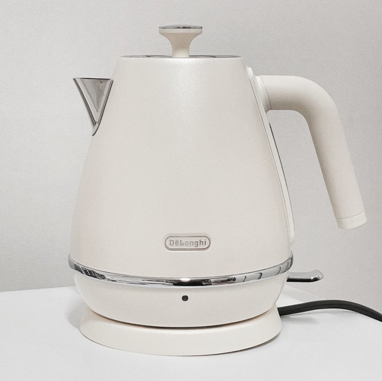 드롱기 디스틴타 펄라 전기주전자 KBIN2000.Y / 드롱기전기포트 (내돈내산) : 네이버 블로그