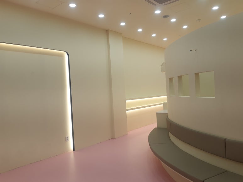 수원에폭시 광교 25평 창업인테리어 핑크 칼라 에폭시 바닥시공 현장 노블콘 네이버 블로그