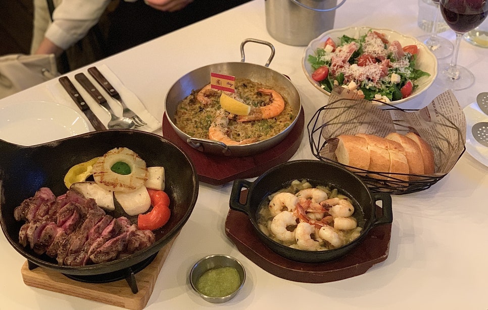 역삼역 맛집 강남 스페인요리 트라가 (빠에야, 감바스, 이베리코 목살 스테이크, 하몽 샐러드, 하우스 와인) : 네이버 블로그