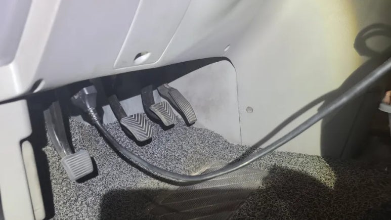 그랜드카니발, 출력부족, 브레이크 스위치 스토퍼, 울컥거림, P0504, P2299, 회로 고장, 이중 입력, 전기장치 ...