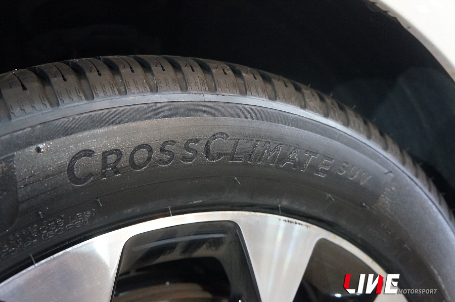 카니발 - 미쉐린 크로스클라이밋SUV 타이어 장착 작업 235 55 19 : 네이버 블로그