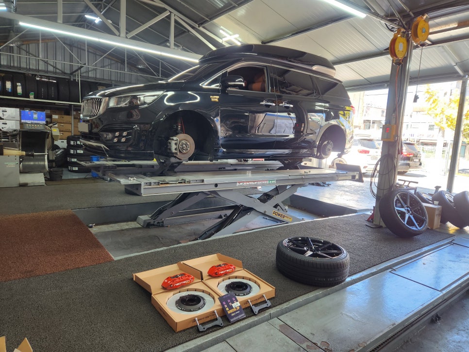 올뉴카니발 하이리무진 네오테크 NF4P 380MM 디스크 브레이크킷 장착! 네오테크인증브레이크, 카니발브레이크튜닝 : 네이버 블로그