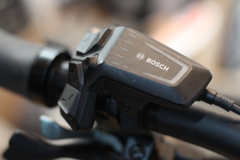 미리 만나보는 보쉬 스마트시스템 보쉬 키옥스 300 / 스캇 패트론 e라이드 900 TUNED / Bosch Smart LED ...