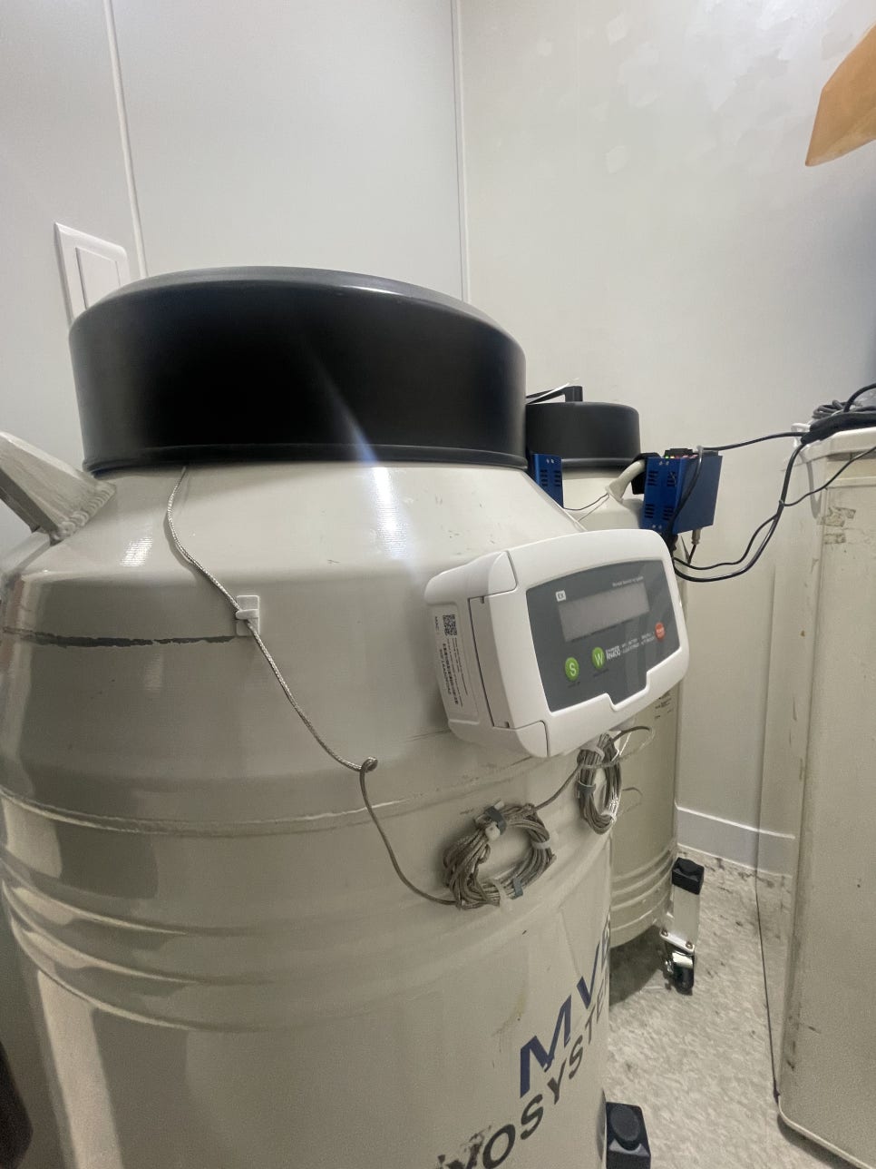 [와이즈맥스 설치사례]제약 바이오 LN2탱크 극저온 온도 모니터링 솔루션 - RN400-T2EX + PT100센서 쉴드케이블 ...