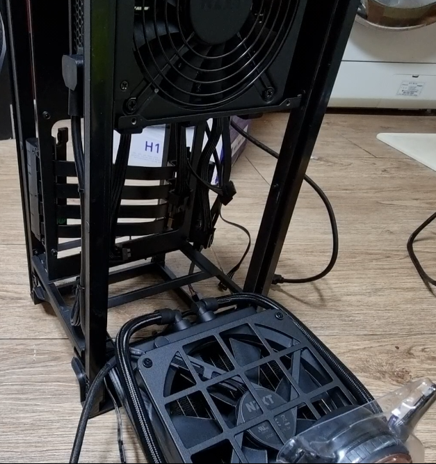 [PC] NZXT H1 V2 - ITX PC 케이스 / H1 v1 v2 차이점 / SFF 조립 / 장점 단점 : 네이버 블로그