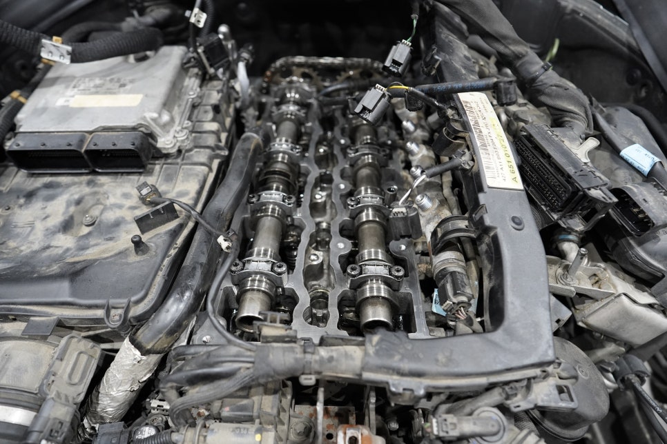 중고차 성능보증보험 보증 수리 벤츠 Glk220 Cdi 엔진오일 누유로 인한 실린더헤드로커암 커버 교체 시공
