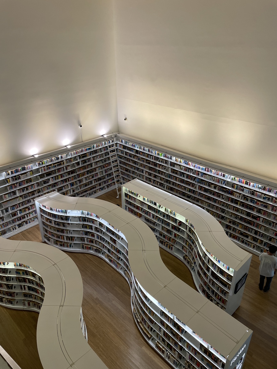 [싱가포르 여행] 오차드 도서관(orchard library) / 미국 3대 버거 ‘파이브 가이즈’ / 싱가폴에 오면 꼭 먹어야 ...