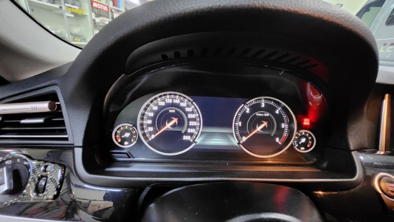 BMW F10 5시리즈 디지털계기판 먹통 : 네이버 블로그