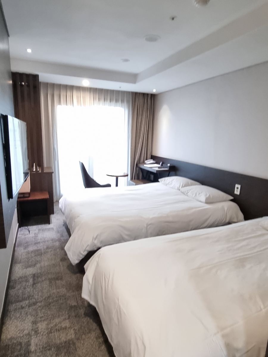 제주 성산 숙소 골든튤립호텔 숙박후기 및 수영장 숙소 근처 맛집 보룡제과 광치기해물촌 네이버 블로그