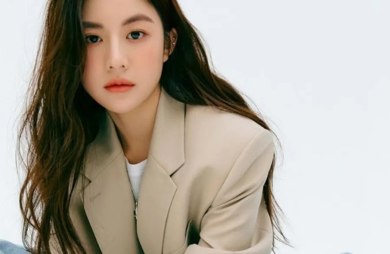 2024년 상반기에 방영 예정인 Tvn 드라마 〈슬기로운 의사생활 시리즈〉의 스핀오프 언젠가는 슬기로울 전공의생활 고윤정