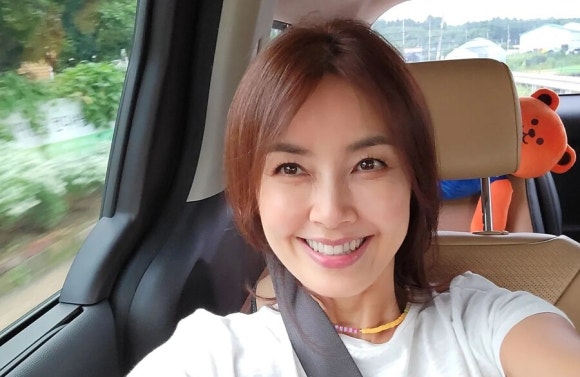 신애라 프로필 본명 나이 고향 키 혈액형 가족 학력 종교 데뷔 드라마 영화 출연작품 필모그래피 : 네이버 블로그