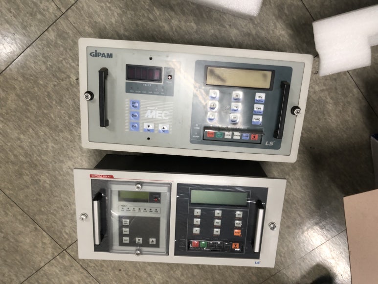 대학교 전기실 디지털전력보호 감시장치인 지팜(GIPAM 115 F1) 및 저압 진상 콘덴서 220V 15KVA 교체 공사 ...