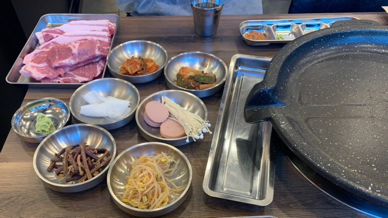 충남 서산 맛집 돼지고기와한우가 모두있는 서산 맛집 고기육번지고깃집유아놀이터도 있어요~ 네이버 블로그