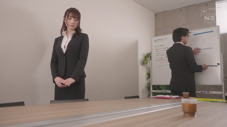 SSIS-586 카와키타 사이카 Saika Kawakita 河北彩花 출장지에서 경멸하던 중년 성희롱 상사와 설마 같은 방에..아침까지 계속되는 절륜에 쾌락 느끼고 만 나 ...