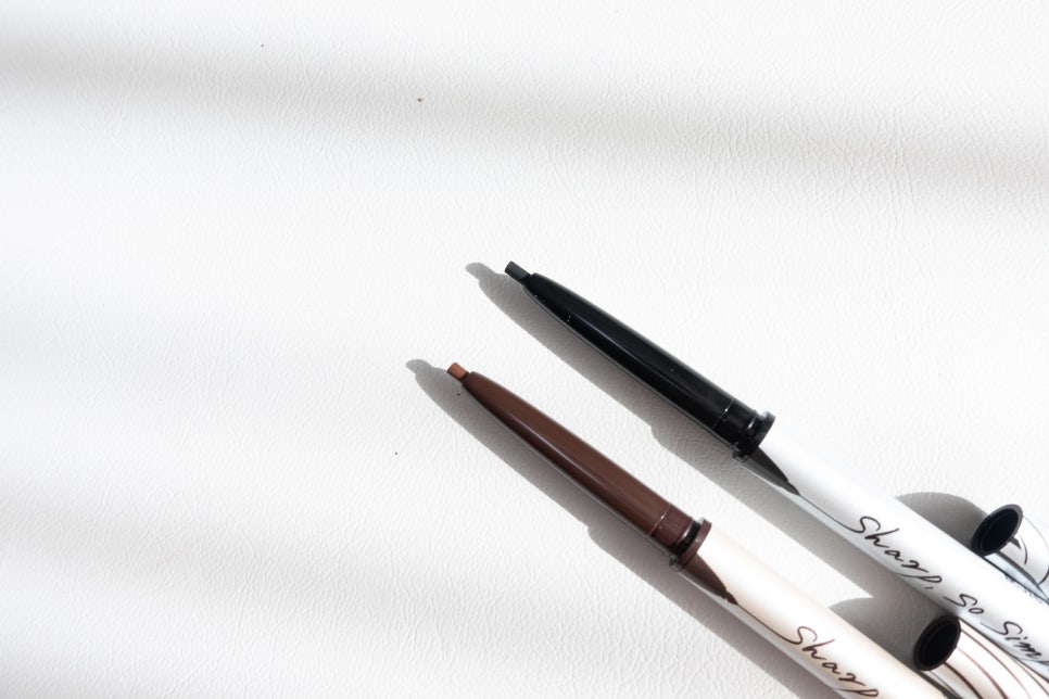 클리오 샤프 쏘 심플 워터프루프 펜슬 라이너 : 초보도 컨트롤하기 좋은 펜슬 타입 아이라이너 : 네이버 블로그