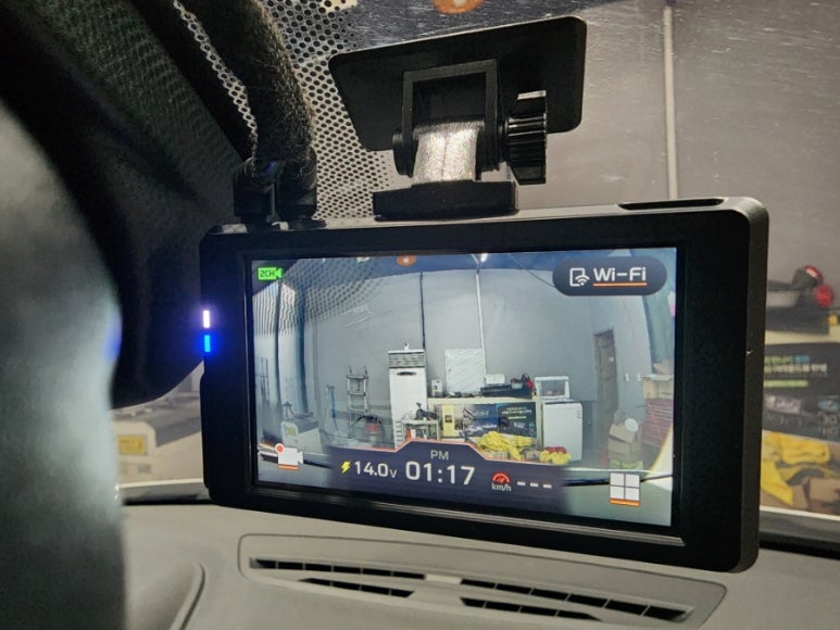 세종시 수입차 BMW120d 블랙박스 파인뷰 LXQ500 POWER 보조배터리 설치 : 네이버 블로그