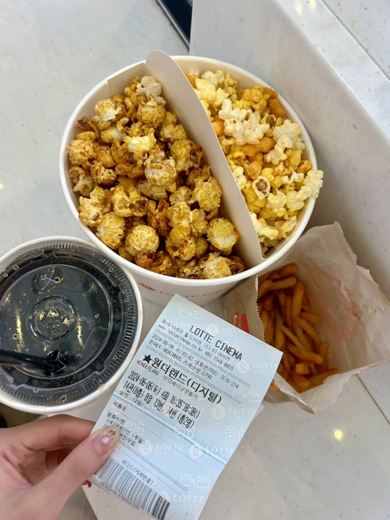 영화 원더랜드 후기 출연진 정보 쿠키 평점 내돈내산 리뷰 롯데월드몰 팝콘 : 네이버 블로그