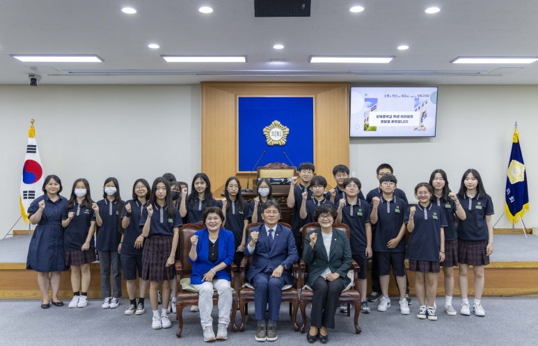 시사프리신문 강북구의회 강북중학교 학생들 2차 의회 견학 방문