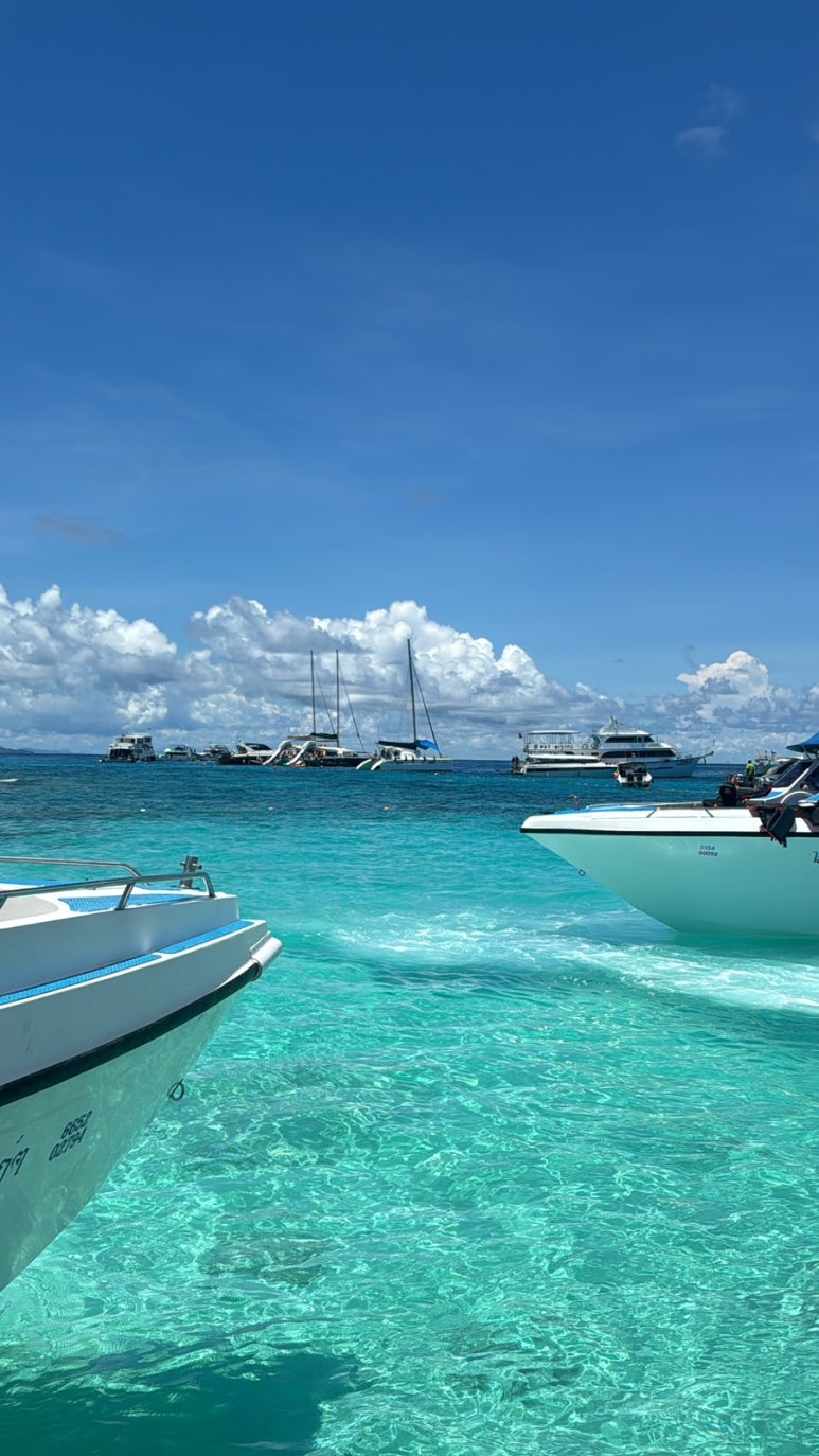 5박 6일 푸켓 여행 :) 올드타운에서 #Day2 (라차섬 투어 / 100009/ 킴스마사지/ Chillva Market ...