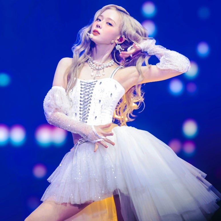 240824 김민졍.. 너 혹시 전생에 마리 앙투아네트였니?👑 에스파 윈터 월드투어 SYNK : Parallel Line 자카르타 콘서트 사진 (ft.역대급 드라마 ...