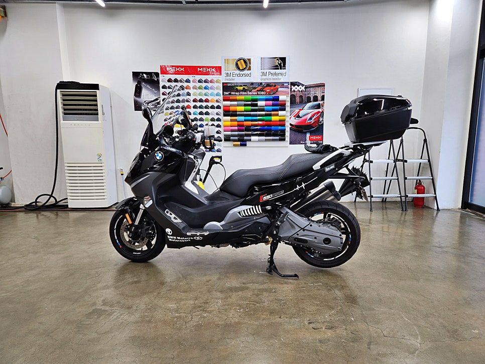 BMW C650S 3M리얼카본 포인트랩핑 플라스틱몰딩 상처 가림 1인시공 정품필름 고퀄리티시공 바이크랩핑 맛집 : 네이버 블로그