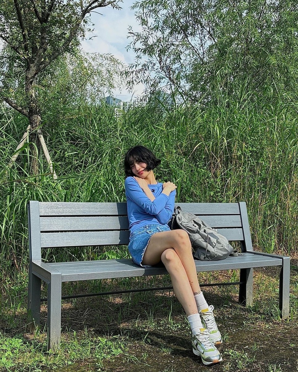 단발에 잘 어울리는 나나 슈콤마보니 운동화 가격은 네이버 블로그