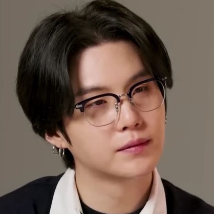 복대동 안경 ITZMO(이츠모) 방탄소년단 슈가의 가벼운 하금테 actor : 네이버 블로그