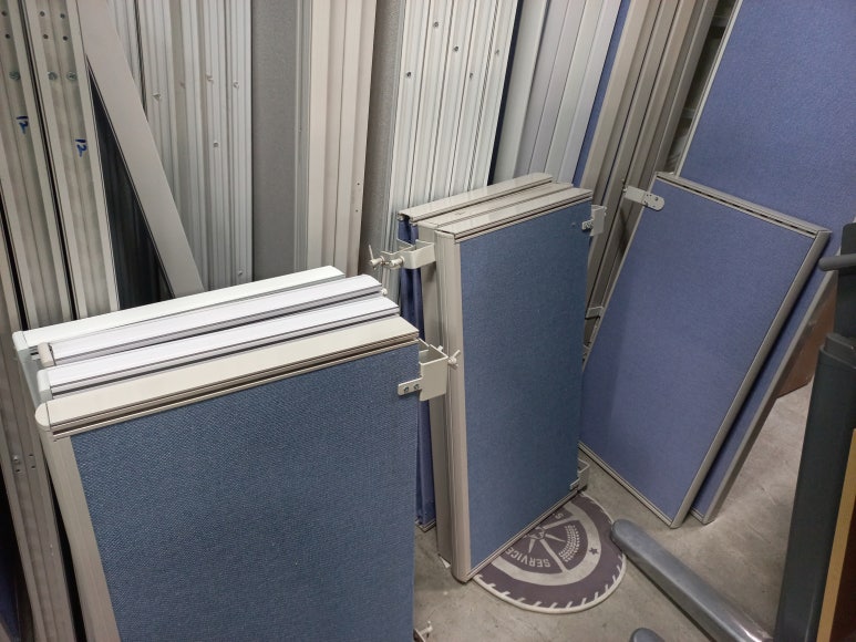 사무용책상 상부 조립식 칸막이 파티션 가로1600 세로800 높이400-창원시 식당 사무실 철거매입 : 네이버 블로그