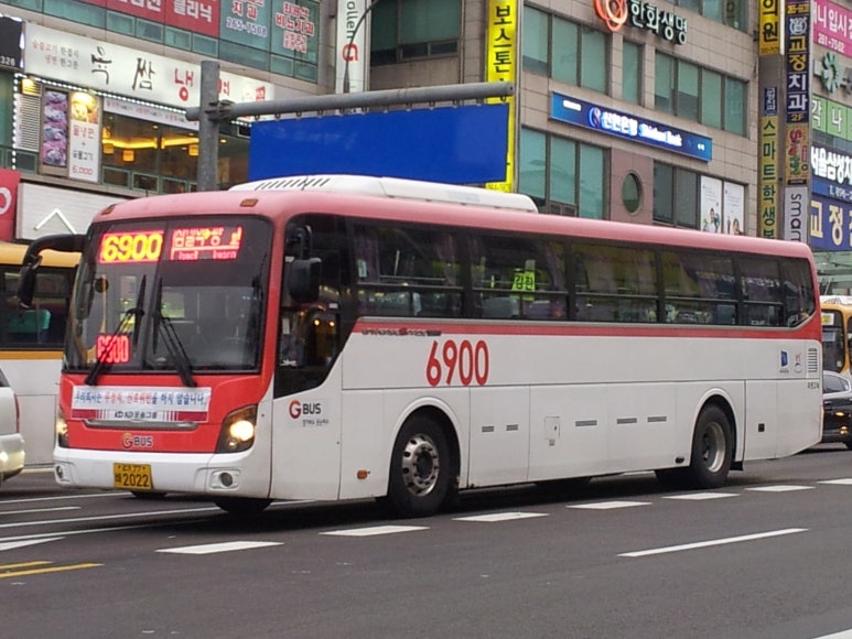 [ 대원버스 ] 6900번 "광교차고지-잠실종합운동장"간 UNIVERSE SPACE ELEGANCE CNG 2022호 (고전 ...