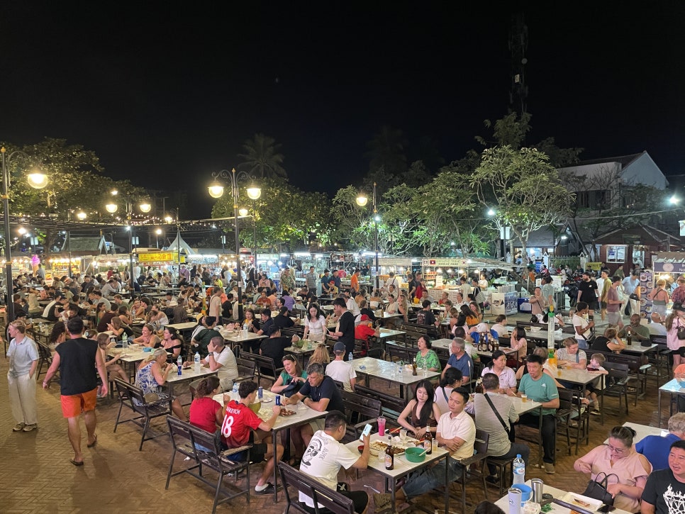 루앙프라방 야시장에서 꼭 먹고 사야 할 것! : 네이버 블로그