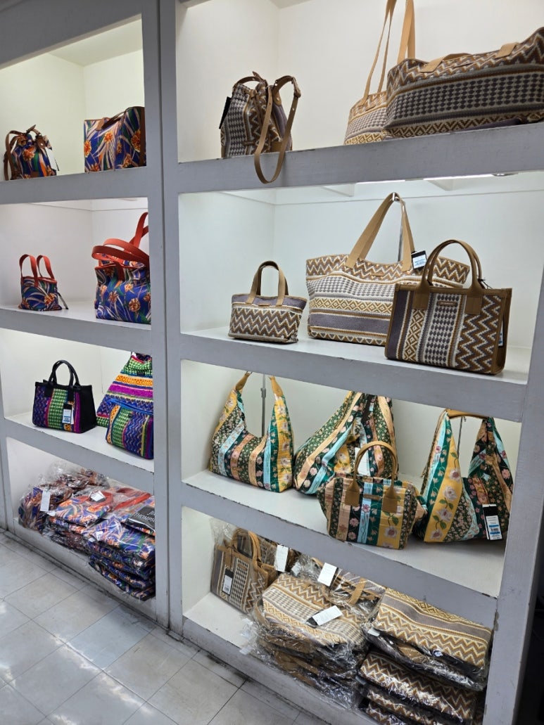 실크가 개당 4만원, 싸다싸~ 20만원에 짐톰슨 4개 줍줍해온 후기 - 방콕 "Jim Thompson Factory Outlet ...